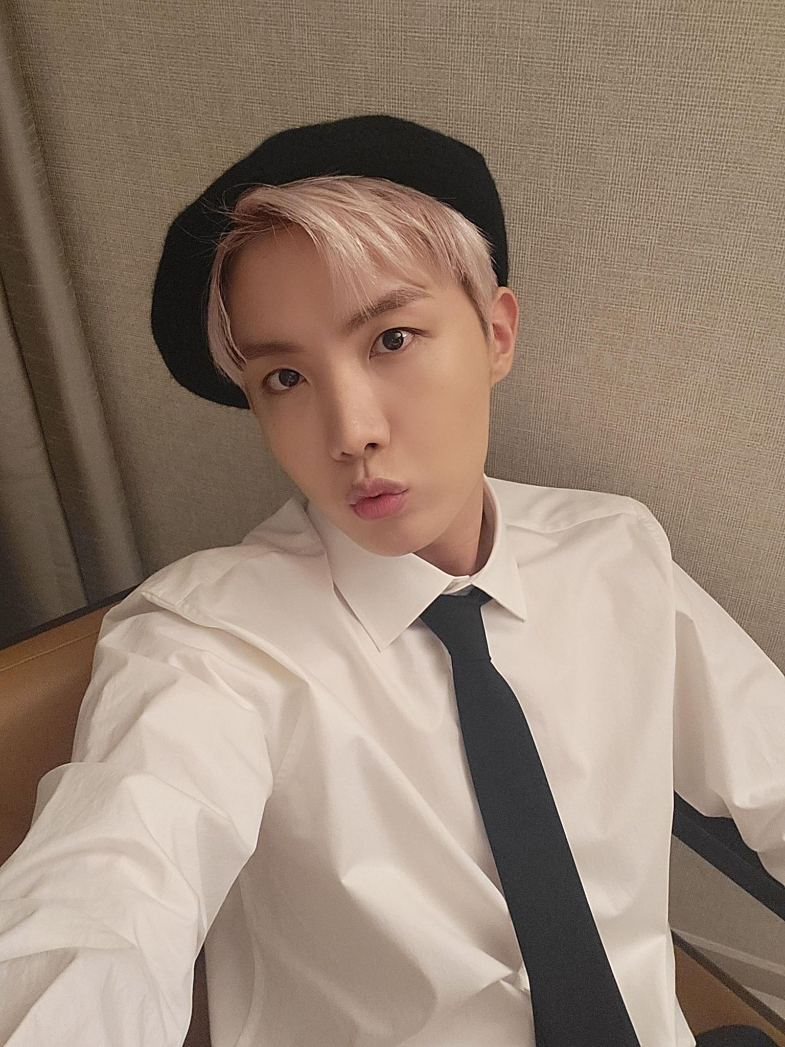 Soo Choi 💜 (REST) on Twitter: "j-hope on Weverse 0923 It was meaningful and good time!!! 🥰 ...