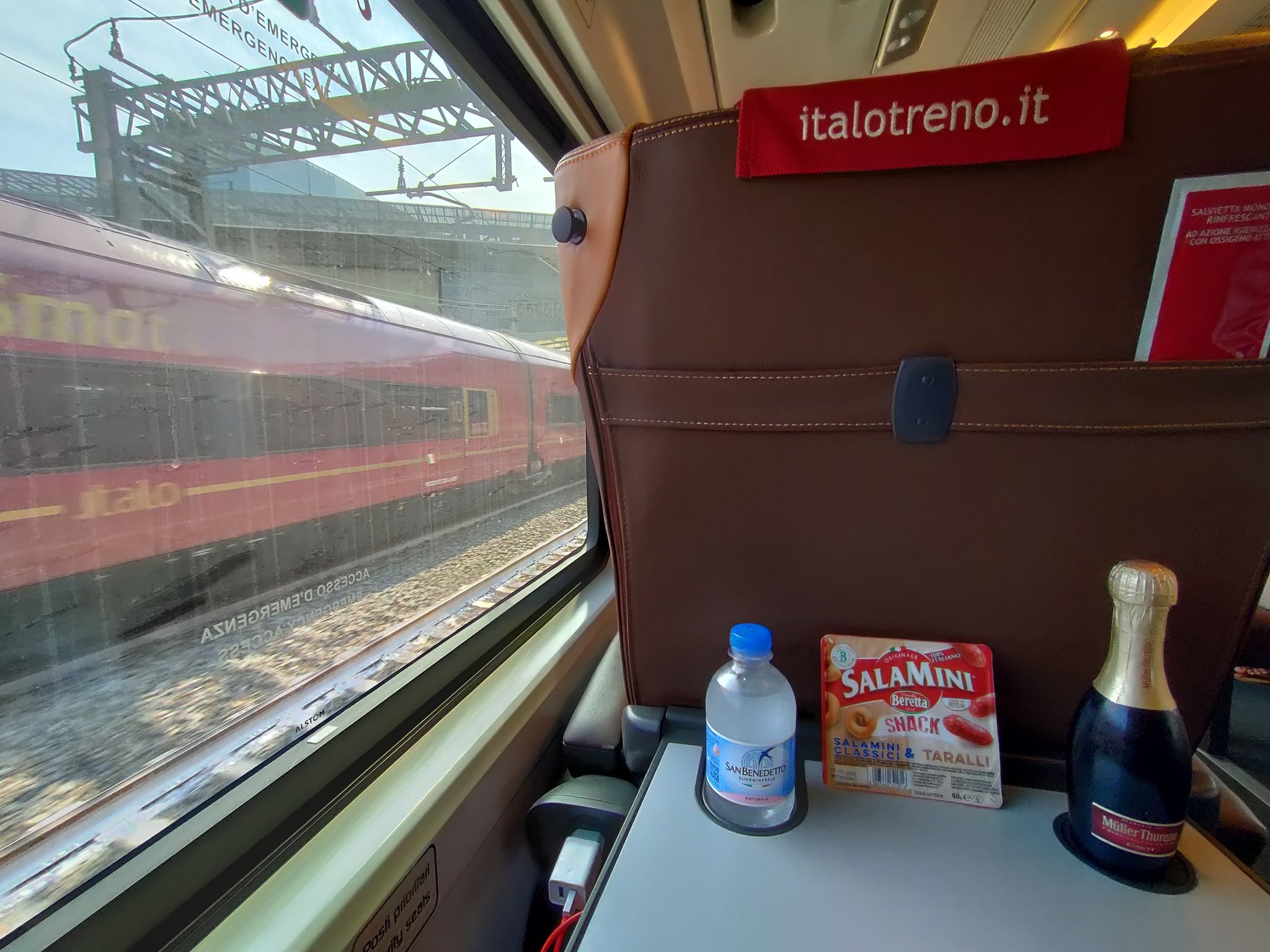 nonstop-eurotrip-on-twitter-today-i-took-an-italotreno-agv-in-club