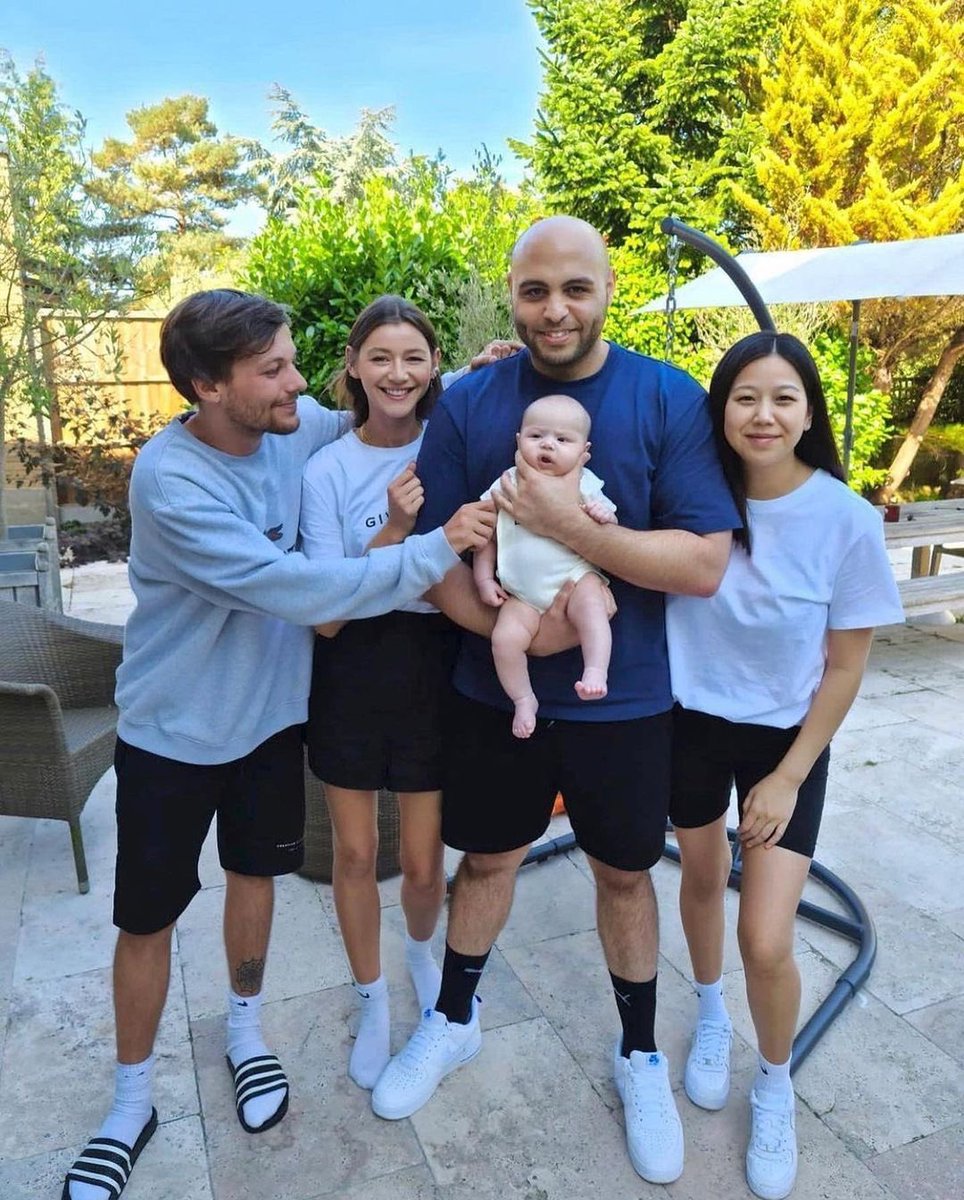 Eleanor Calder Baby Pictures Louis Reunites With His Ex PressReader