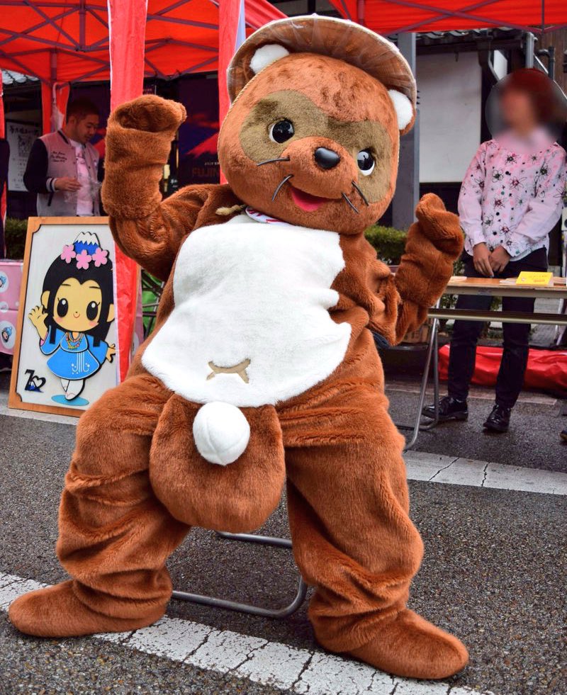 「Takumi Ponzan, the mascot of Shigaraki t」|Mondo Mascotsのイラスト