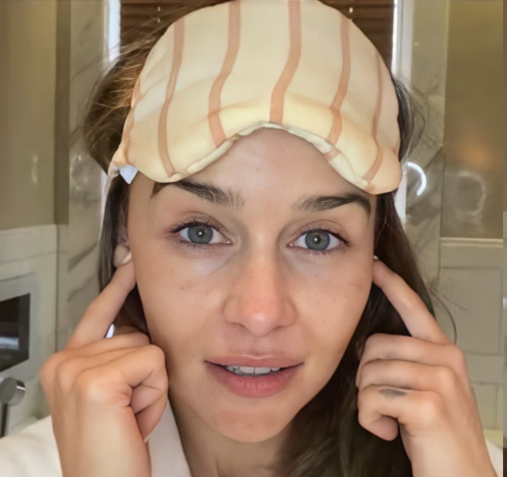 Emilia Clarke No Makeup Reddit Beauties | Emilia Clarke #emiliaclarke