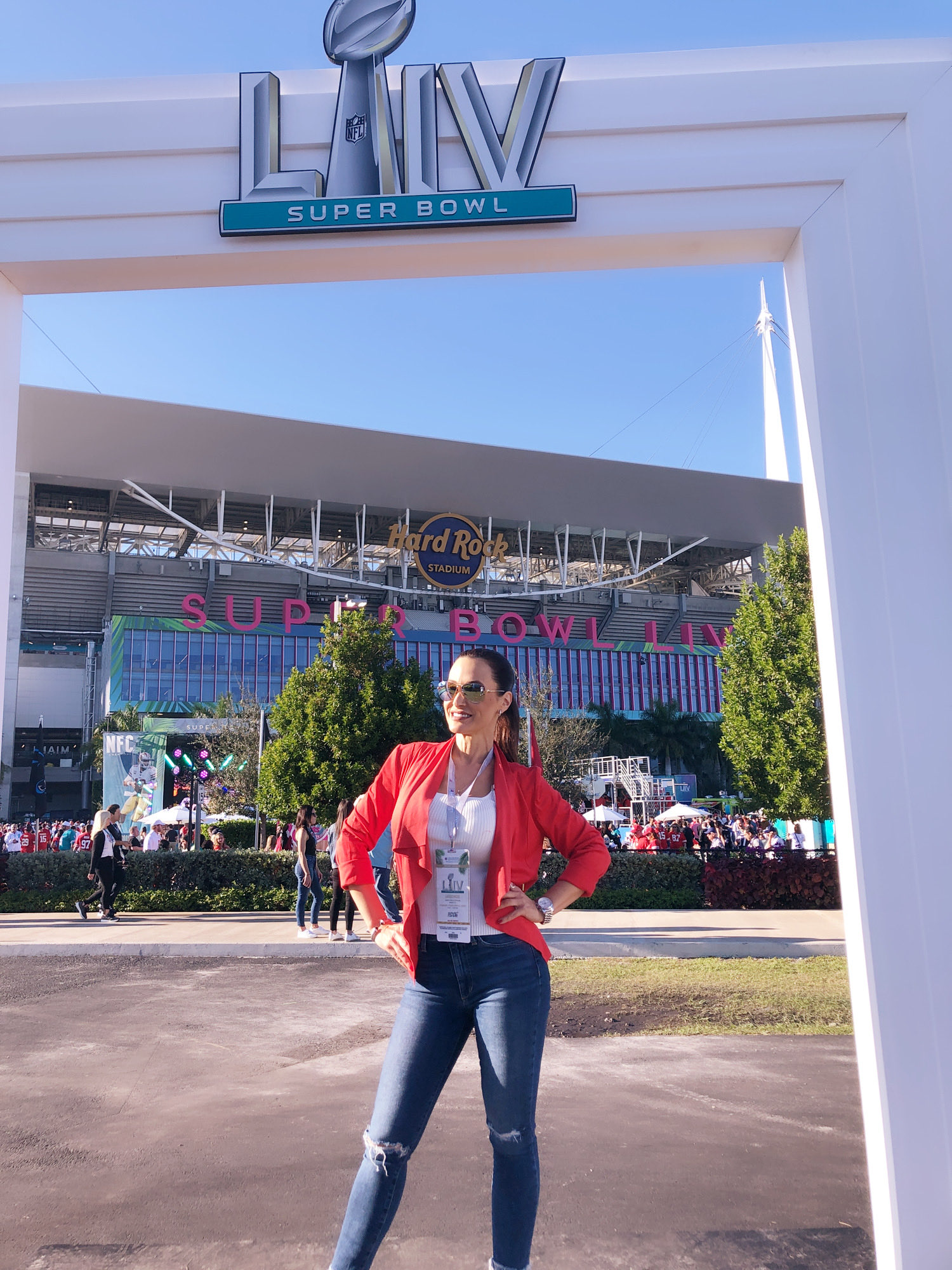 TW Pornstars - Lisa Ann. Twitter. #FlashbackFriday ⁦@BovadaOfficial⁩ #SBLIV. 2:25 PM - 17 Sep 2021