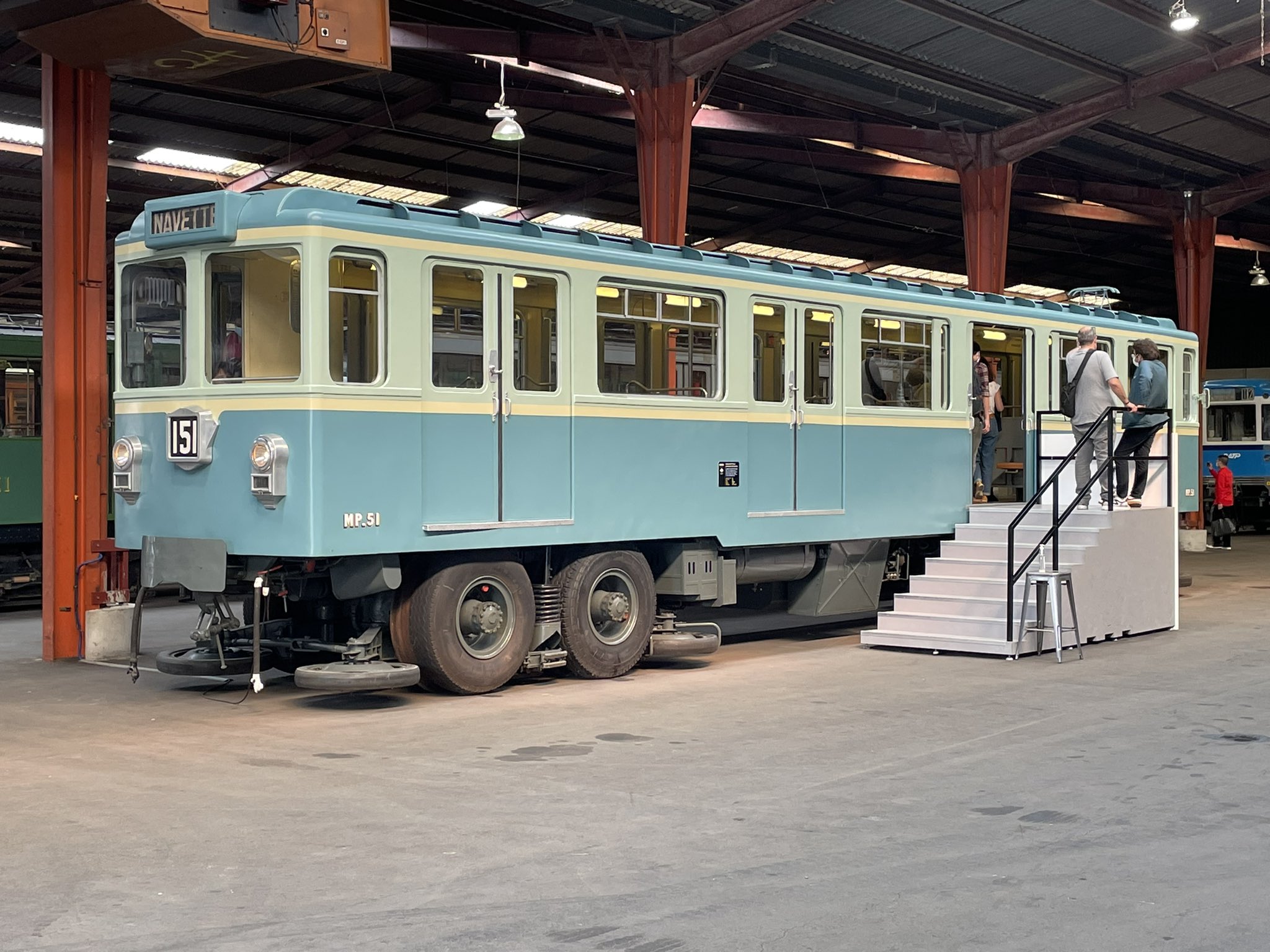 Le Ferroviphile on Twitter: "Partie 6 : le MP51 (premier métro sur pneus et en conduite ...