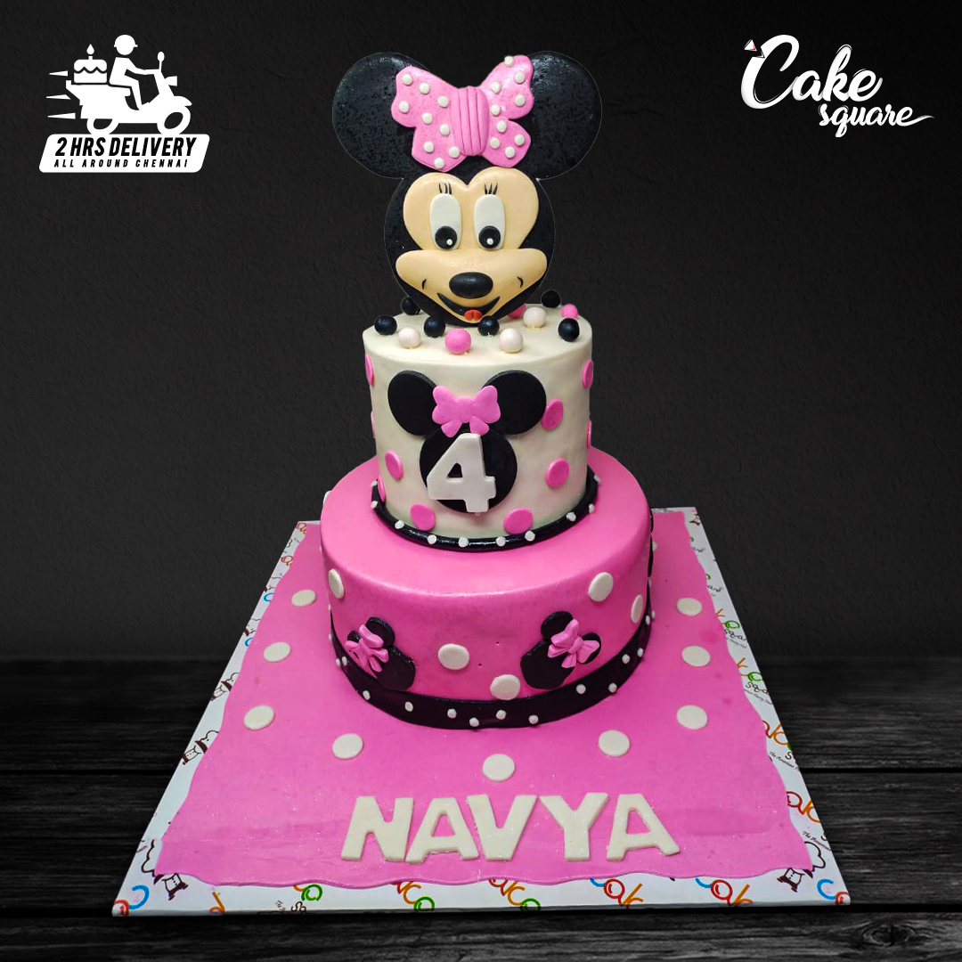 Minnie Mouse Square Fondant Cake