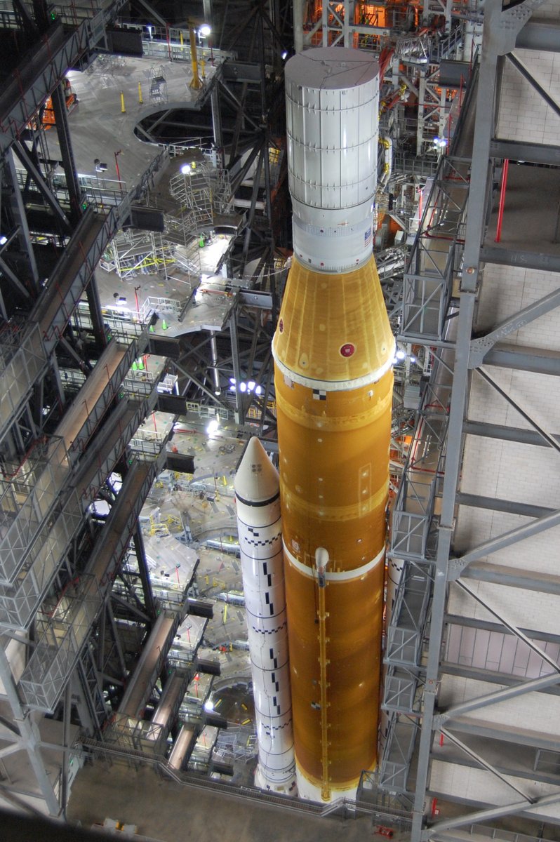 Unobstructed view of the SLS rocket after the retraction of 10 work ...