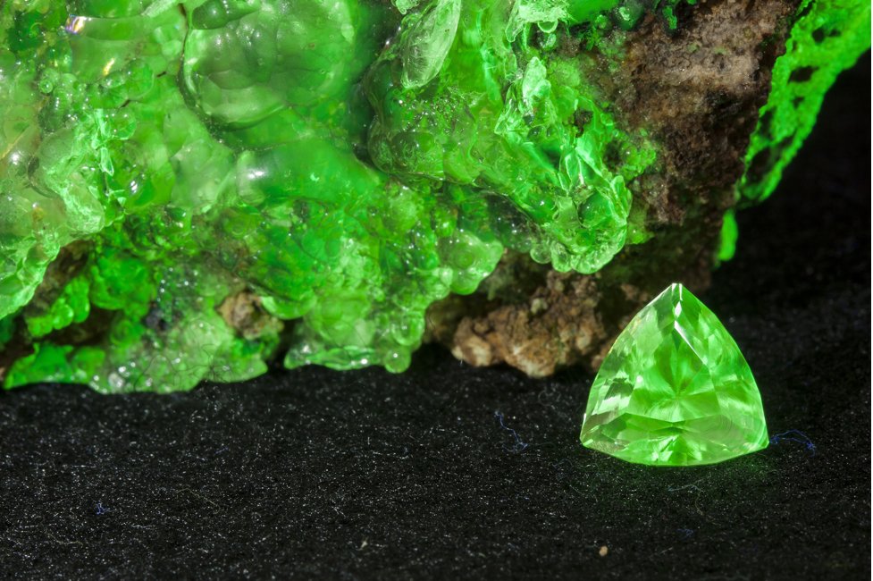 KRYPTONITE Autunite Uranium Under Long Wave UV Light Is, 49% OFF