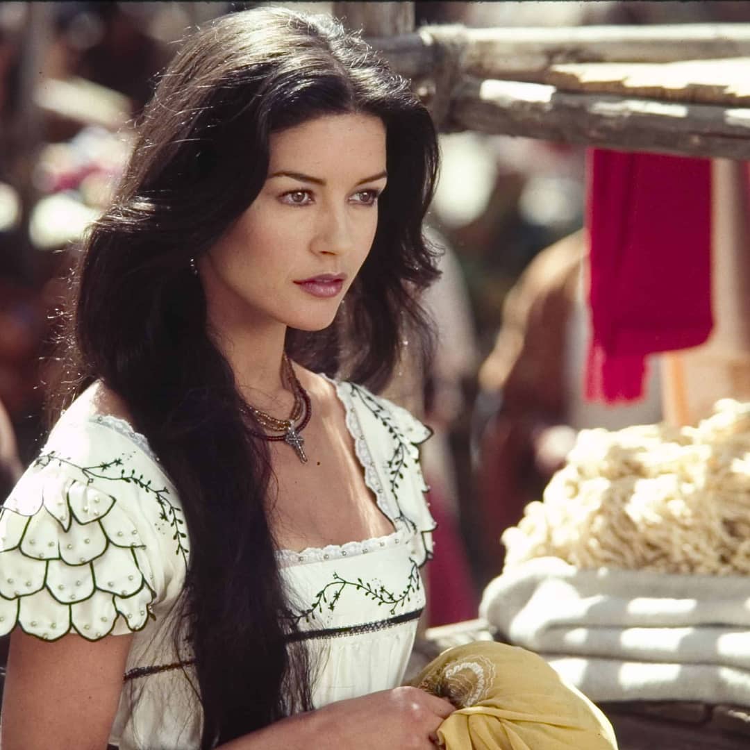 Catherine Zeta Jones Zorro Hair