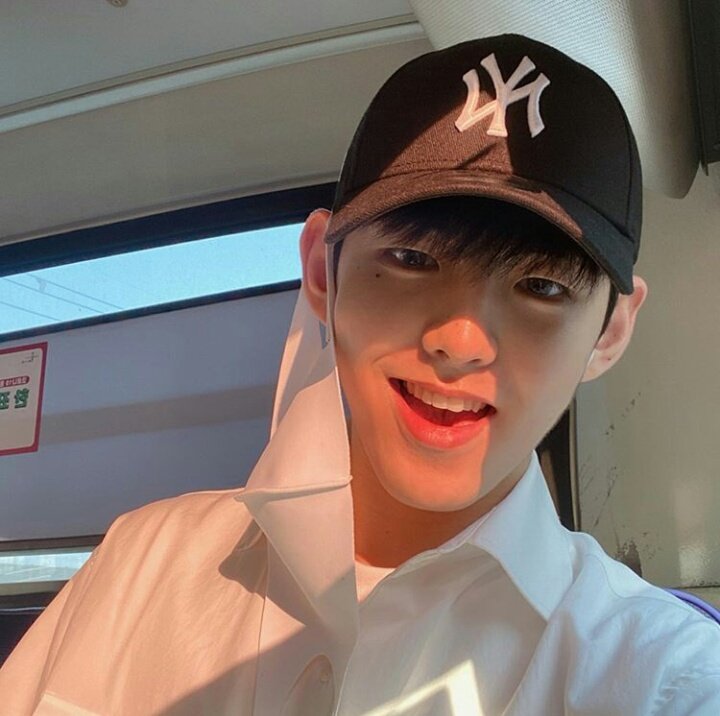 Dongbin Kim's Instagram, Twitter & Facebook on IDCrawl