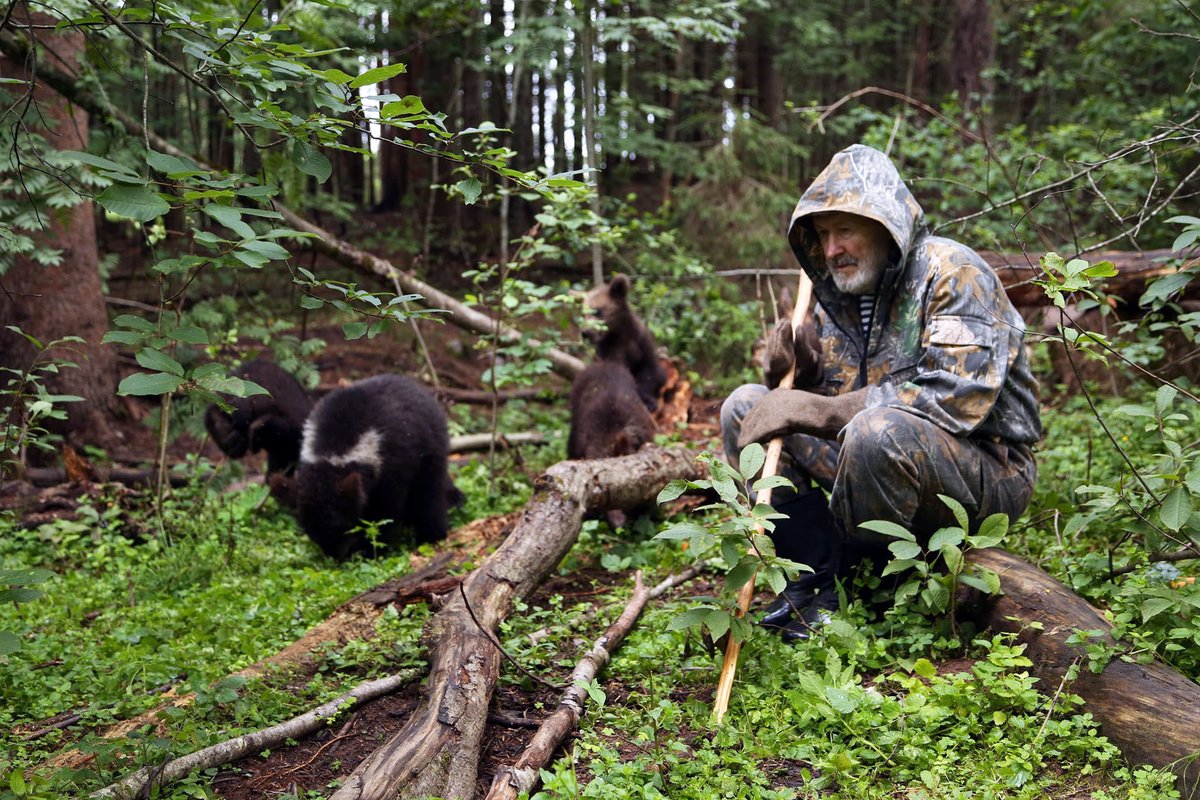 Valentin Pazhetnov, the world-renowned expert in brown bears & a ...