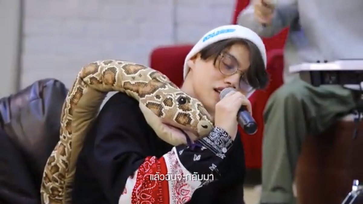 pipim on Twitter: "ถ้าจะให้เลิกรักคงทำไม่ได้ ดูทีไรใจก้อบางลงๆทุกที #ชั้นโดนงูรัด #Play2gether…