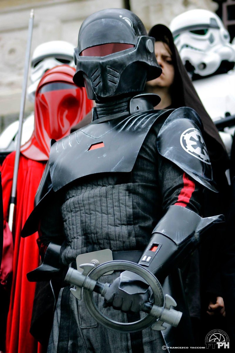Sith Inquisitor Cosplay