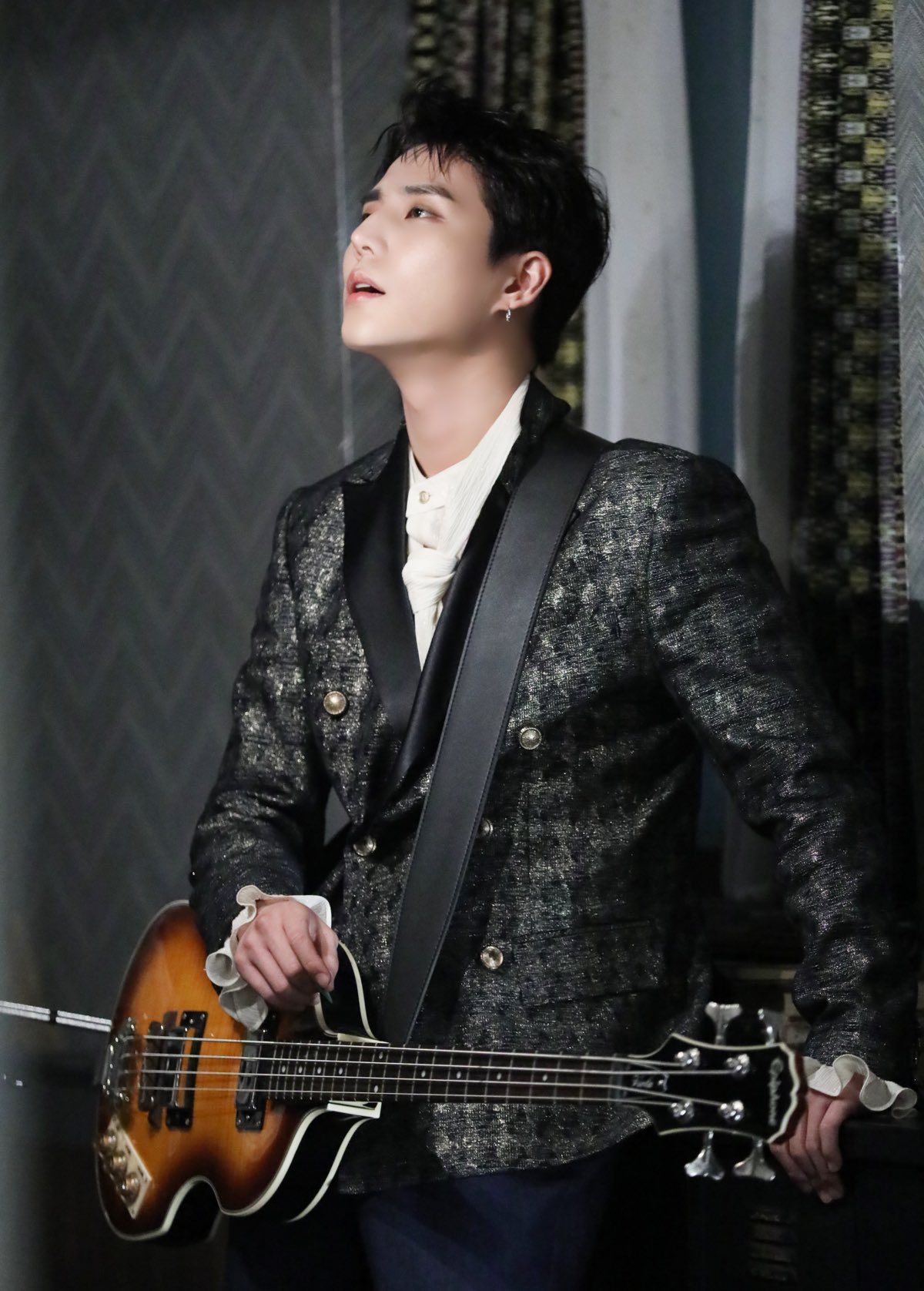 gelou || inactive on Twitter: "his viola debuted on zombie's m/v but doesn't have a name yet ...