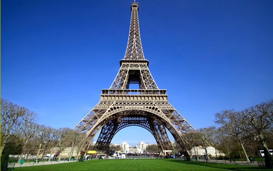 Eiffel Tower Background For Twitter