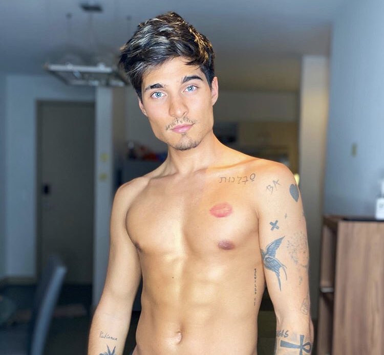 Changa Vlogs on Twitter: "Pues no sé si sabian, pero el difunto Mathias Sellanes se abrió un ...