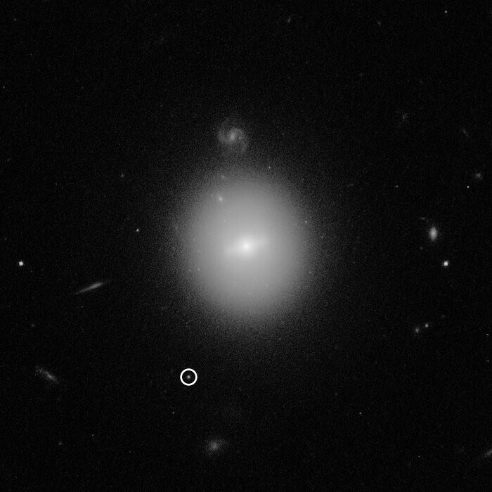 Thread by @tweetsains: LOHONG HITAM (BLACK HOLE) Lohong hitam adalah ...