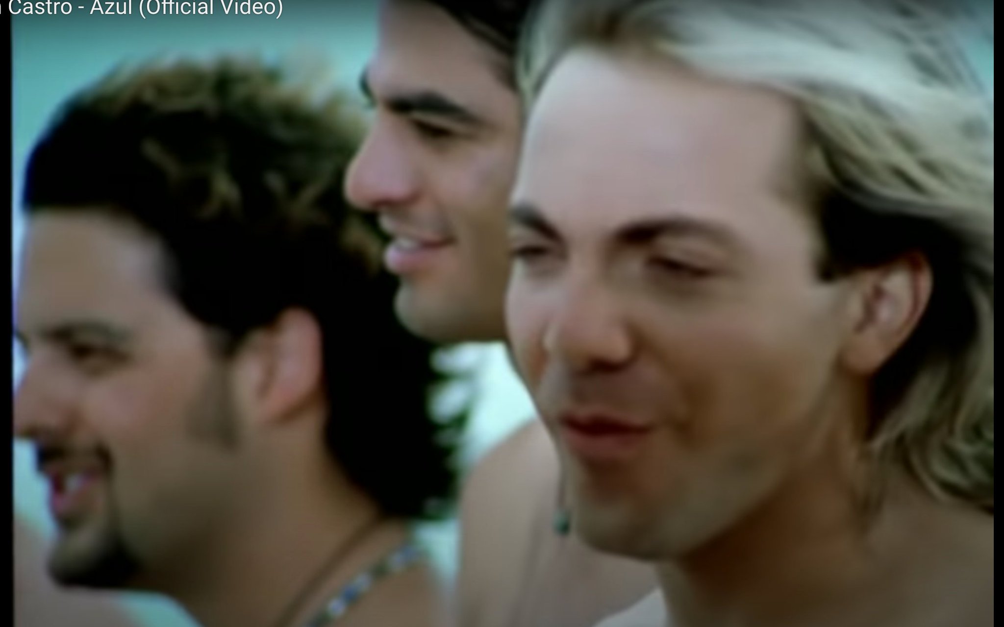 Edwin Rager on Twitter: "Cris resulta ser el único depravado que lanza esta mirada cuando el ...