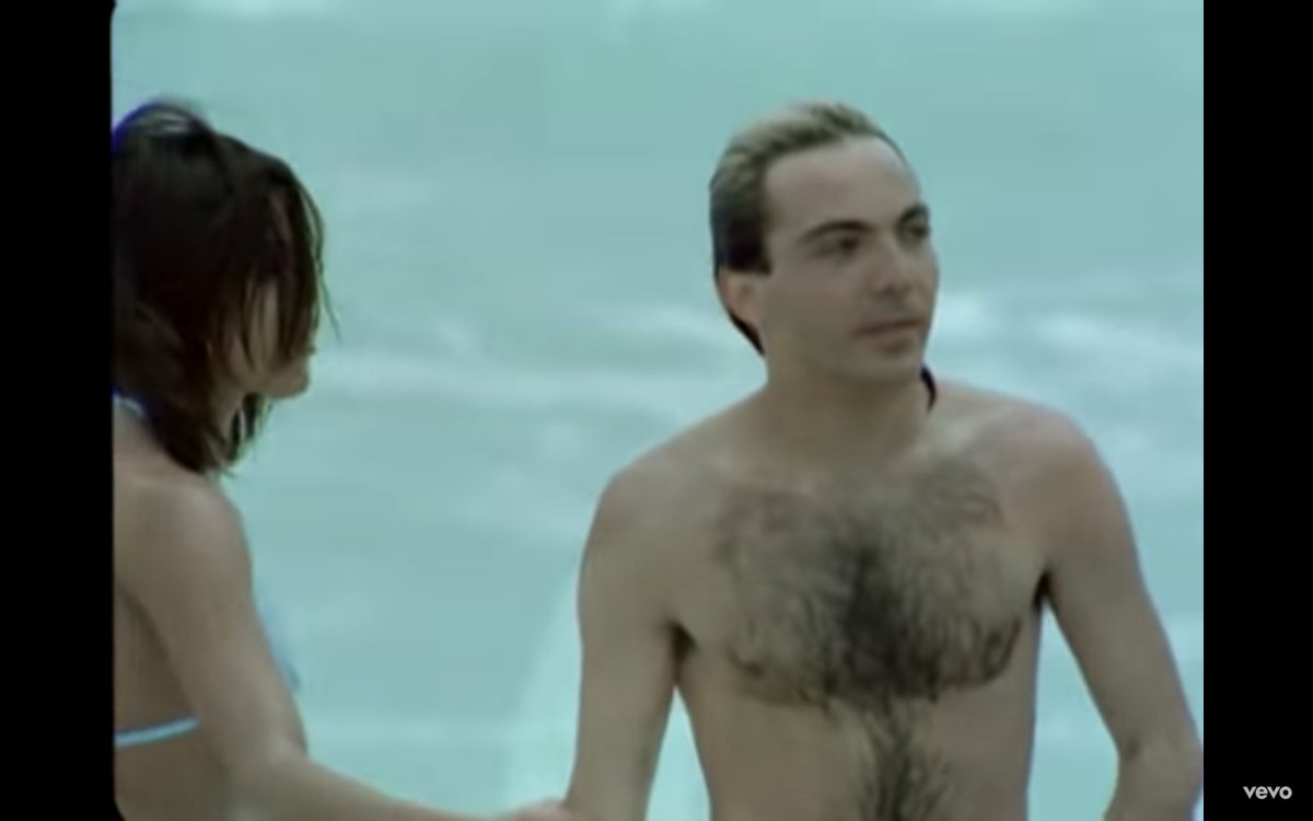 Edwin Rager on Twitter: "Obviamente, no podía faltar el momento karaoke-themed en el video. De ...