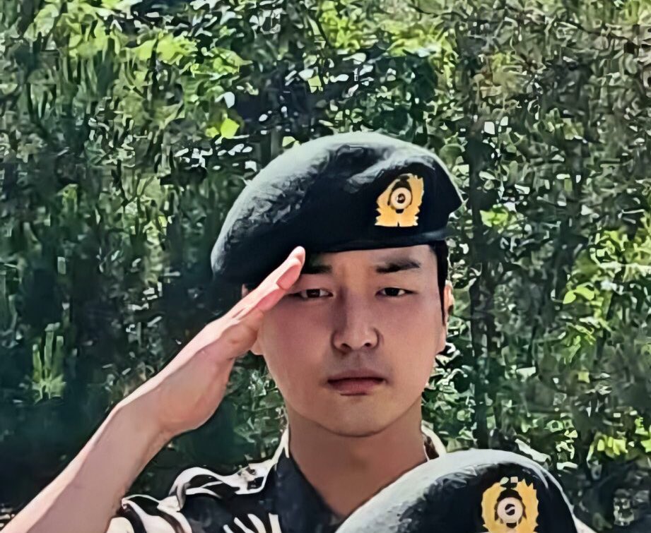 kdrama tweets on Twitter: "plus my handsome boy choi minho with his marine uniform 🥺 https://t ...