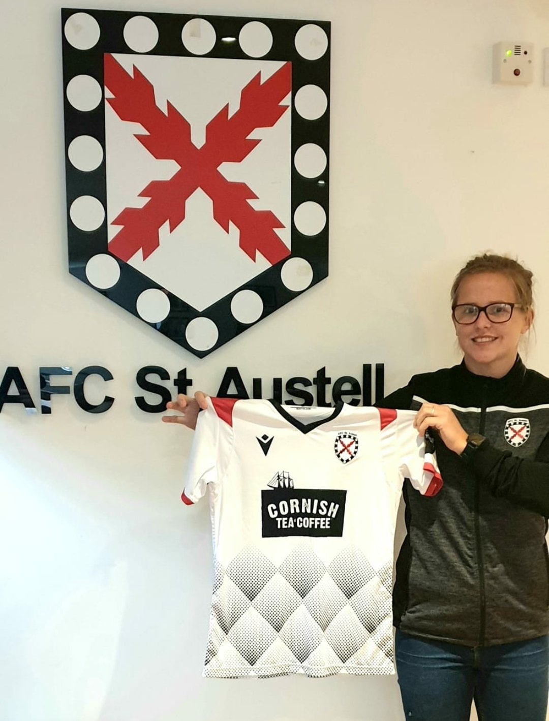 AFC ST AUSTELL LADIES on Twitter: "WELCOME TORI MARKS ⚪⚫⚽️ We are delight to announce former ...