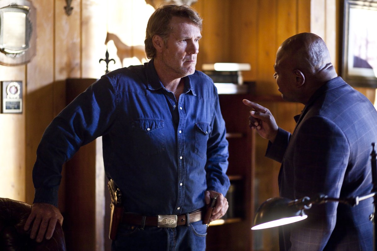 Do you open carry or concealed carry? Tonight on Longmire, Walt and ...