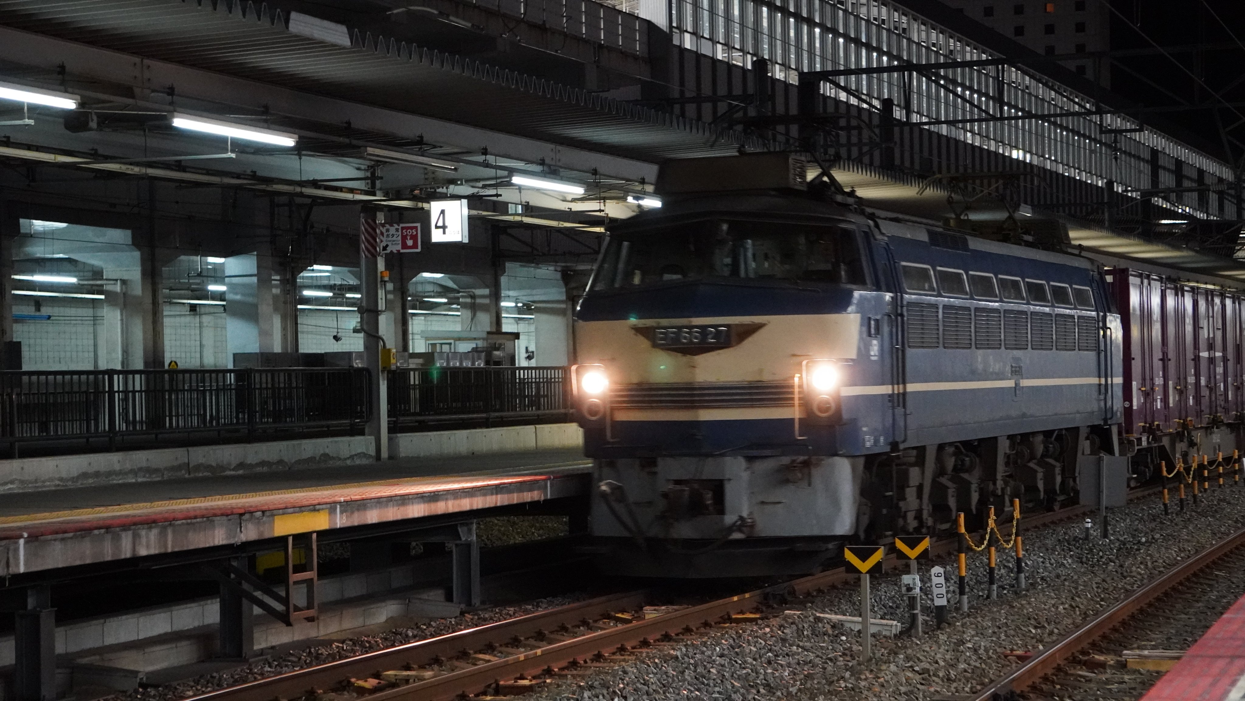 ギモッティ on Twitter: "JR西日本 南草津駅。 8864レ。 EF210-115+EF66-27+チキ。 https://t.co/VpiNR2rpGS" / Twitter