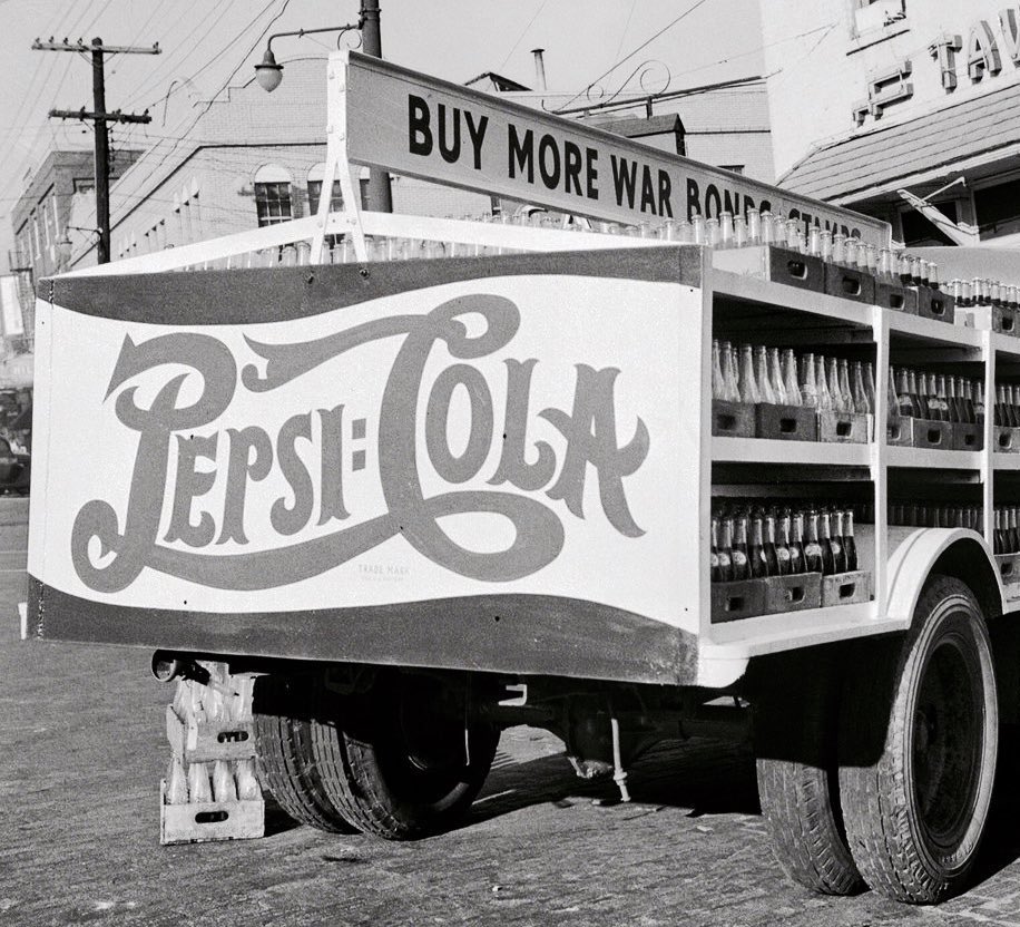 Evacuación en lugar Leeds fuente de coca cola elvis presley lila ...