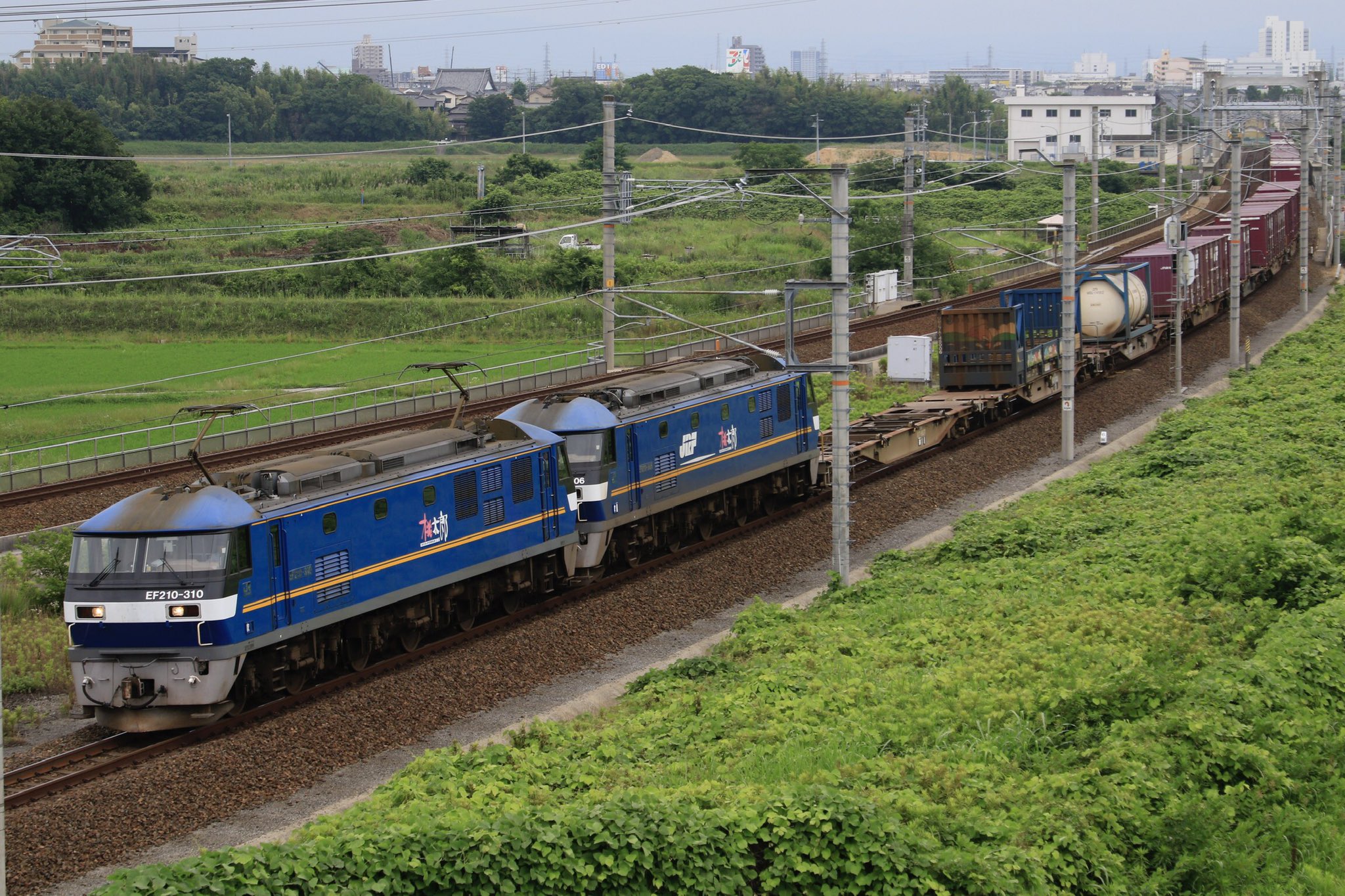 Tynpn on Twitter: "6/18 5085ﾚ EF210-310 +ﾑﾄﾞEF210-308 押し桃重連でした🍑 https://t.co/MnqolEdB8g" / Twitter