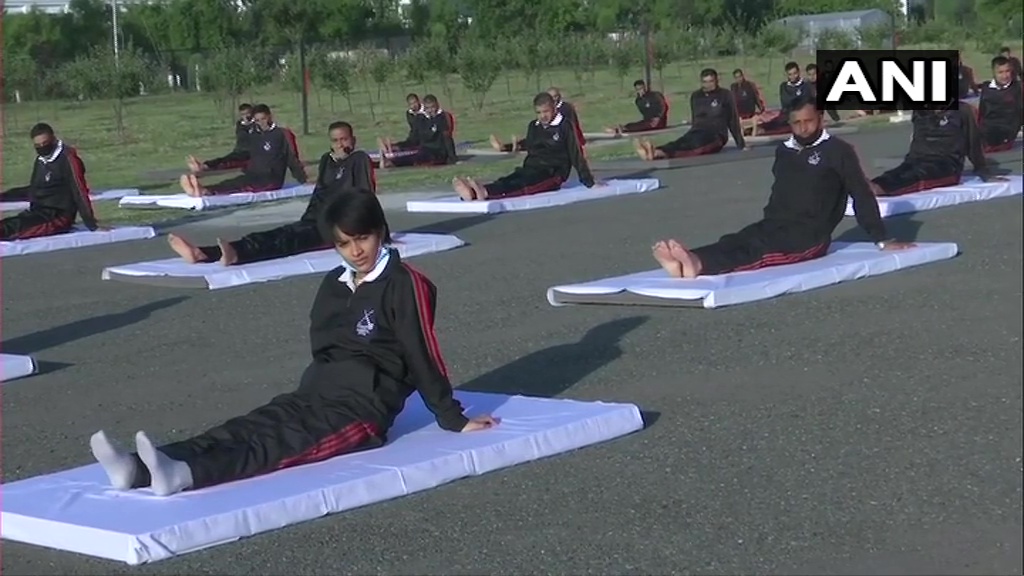 Indian Army's Jammu Kashmir Light Infantry (JKLI) Battalion performs ...