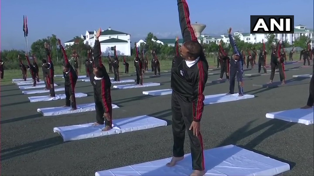 Indian Army's Jammu Kashmir Light Infantry (JKLI) Battalion performs ...