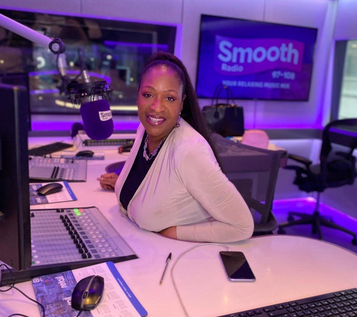 .AngieGreaves has the perfect Sunday morning soundtrack and plenty of ...