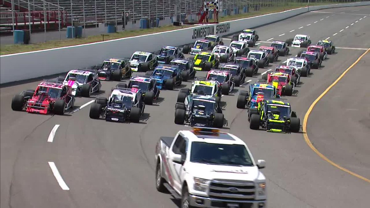 A 4⃣ Wide salute to the late Wade Cole Getting ready to race ...