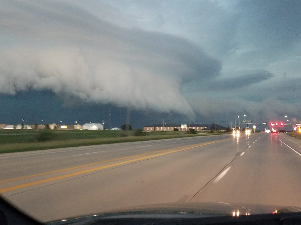 OMINOUS: Here's a look at the storm producing a wicked shelf cloud ...