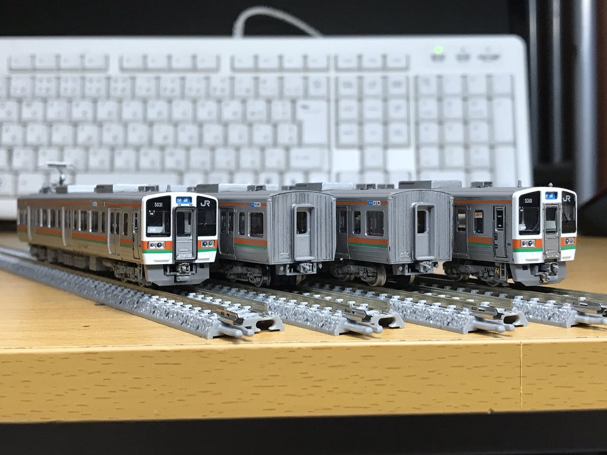 ロングツアラー on Twitter: "GMの30927:211系5000番台 K15編成、GMの床板は端部のアタッチメントにTNカプラーを取り付けできるボスが付いているけど、そのまま付ける ...