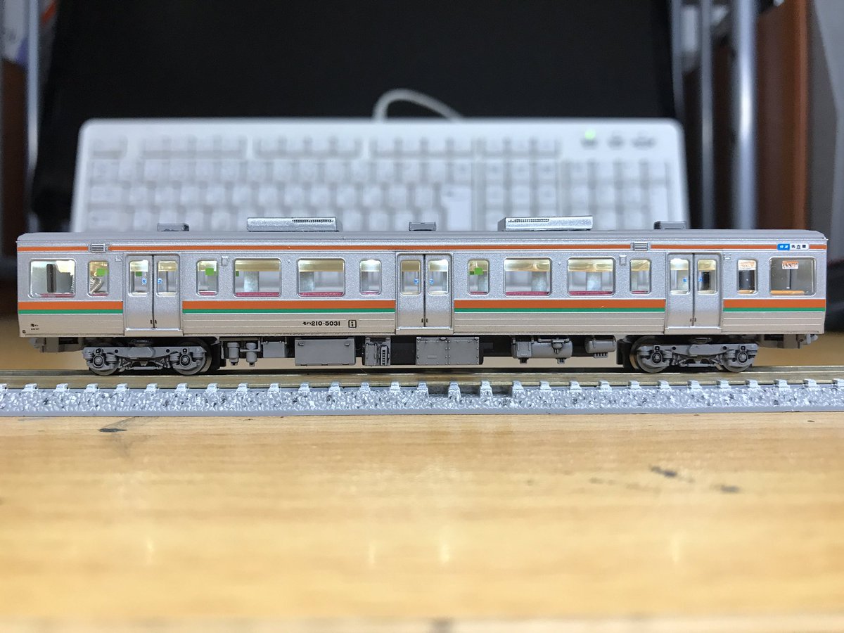 ロングツアラー on Twitter: "GMの30927:211系5000番台 K15編成、GMの床板は端部のアタッチメントにTNカプラーを取り付けできるボスが付いているけど、そのまま付ける ...