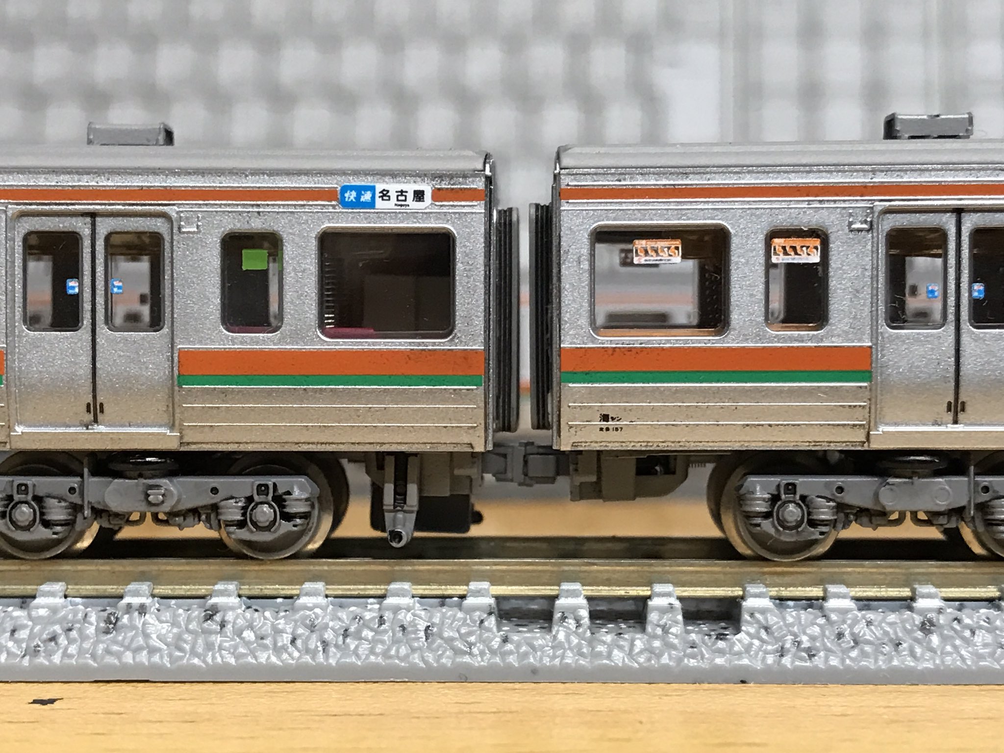 ロングツアラー on Twitter: "GMの30927:211系5000番台 K15編成、GMの床板は端部のアタッチメントにTNカプラーを取り付けできるボスが付いているけど、そのまま付ける ...