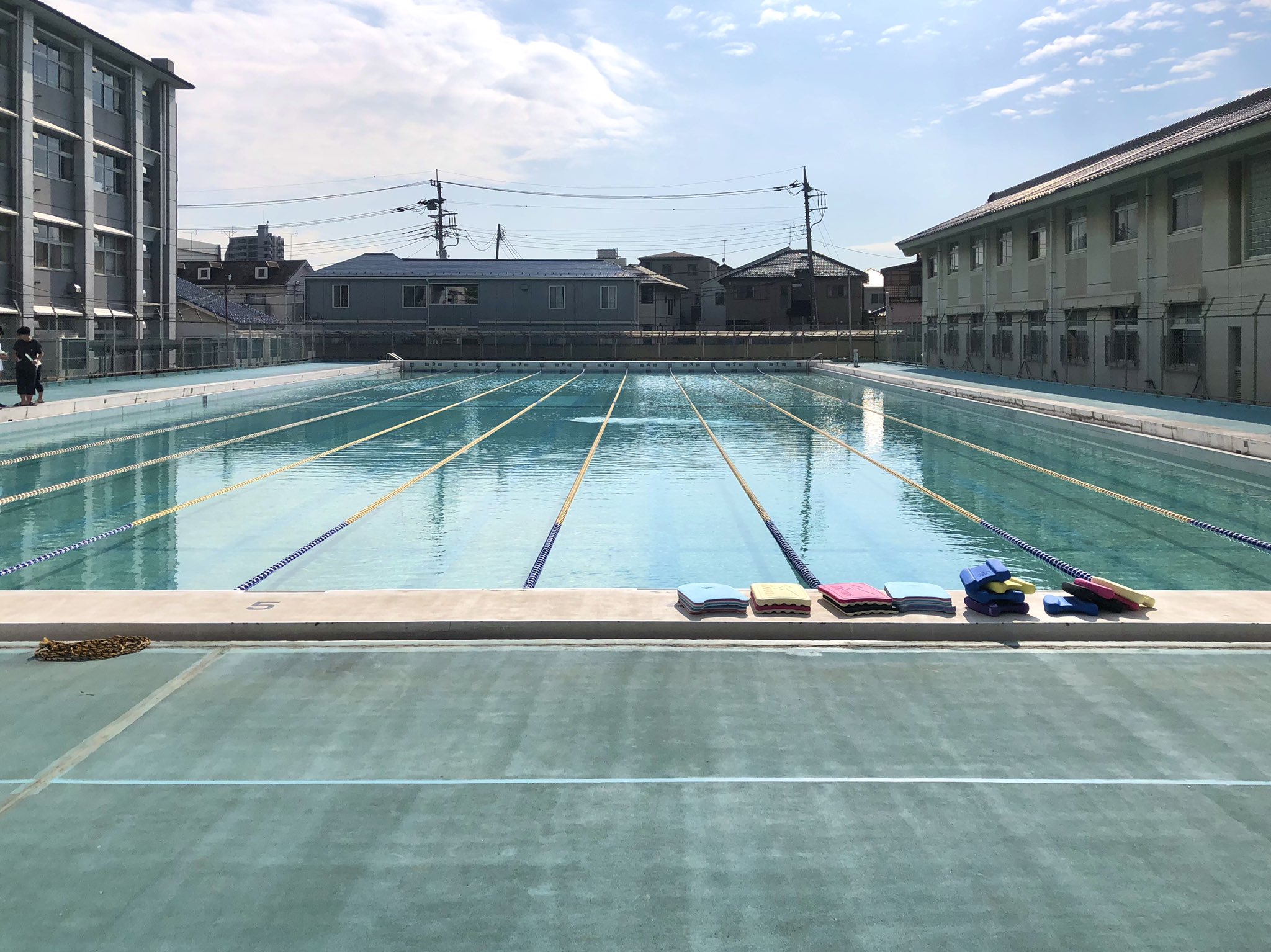 川越高校水泳部 On Twitter プール掃除投稿第三弾！ プール開きしました！ 今年もお世話になります！ 水も最高に綺麗です！ プール