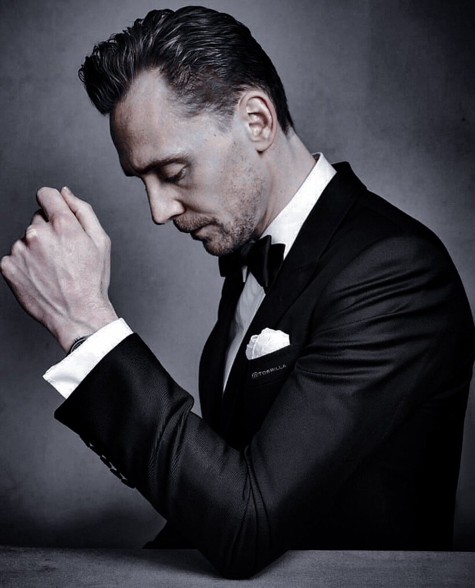 Tom Hiddleston Face Profile