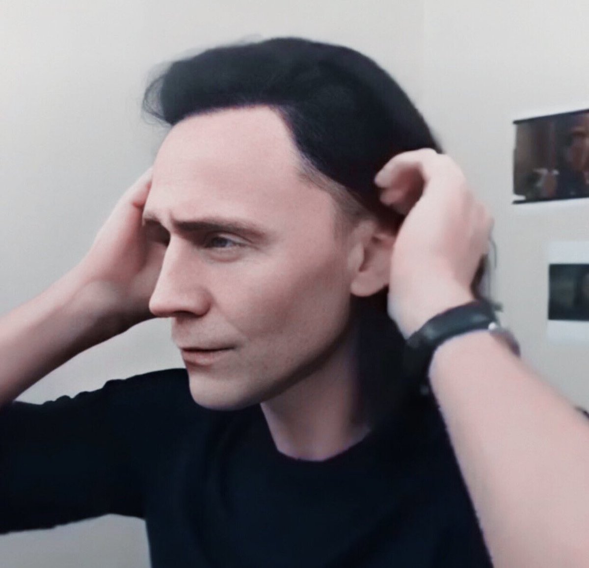 Tom Hiddleston Face Profile
