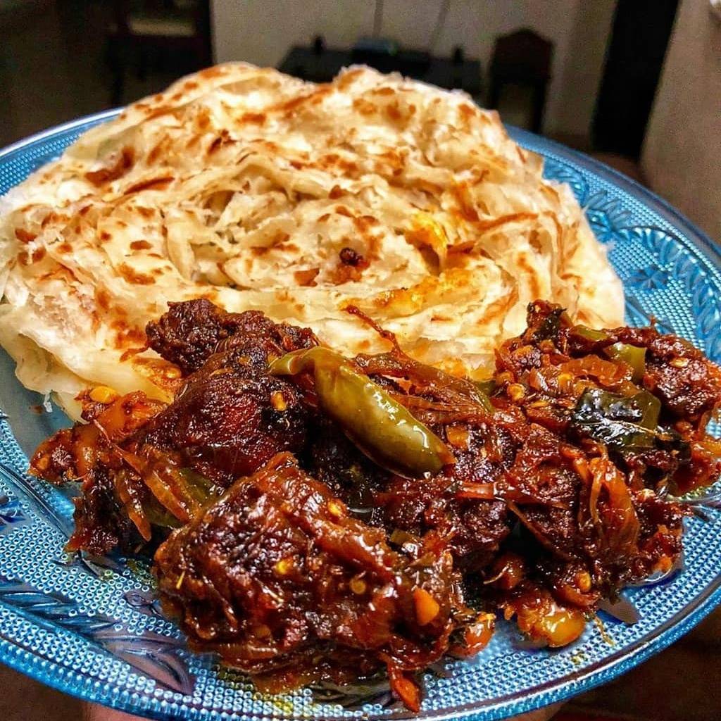 Parotta With Chicken Fry