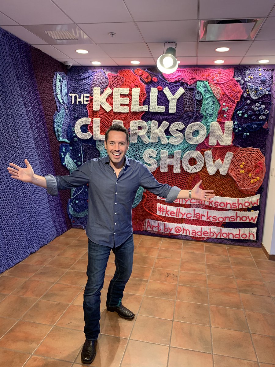 Congrats kellyclarkson! Thanks for letting me be part of your first ...
