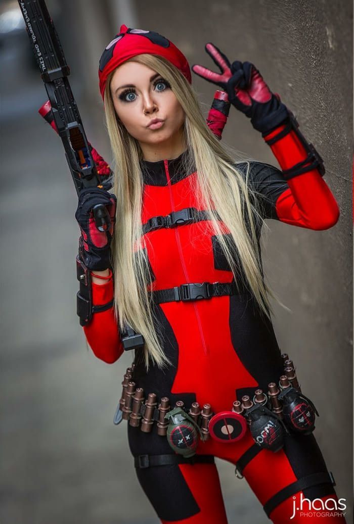 Lady Deadpool Hot