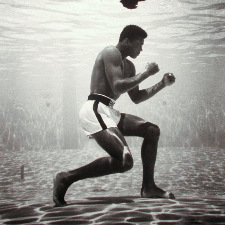 Muhammad Ali training underwater. | NotableHistory | Scoopnest