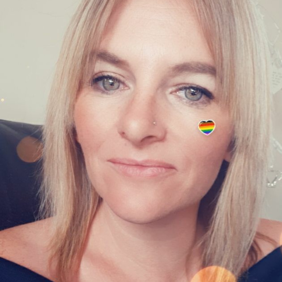 Lisa Hetherington's Instagram, Twitter & Facebook on IDCrawl