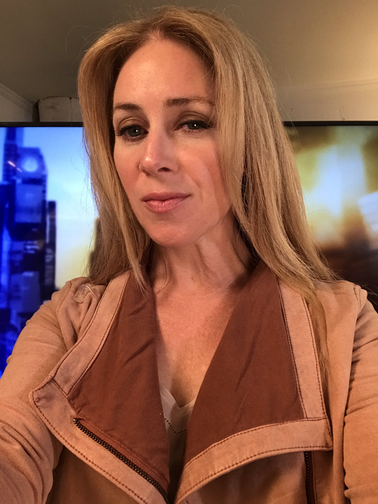 Cnbc Becky Quick Hot