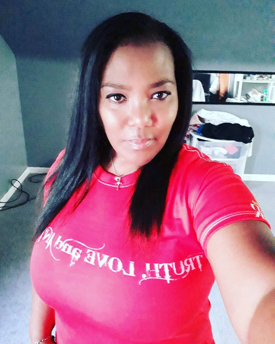 Shontel Jackson's Instagram, Twitter & Facebook on IDCrawl