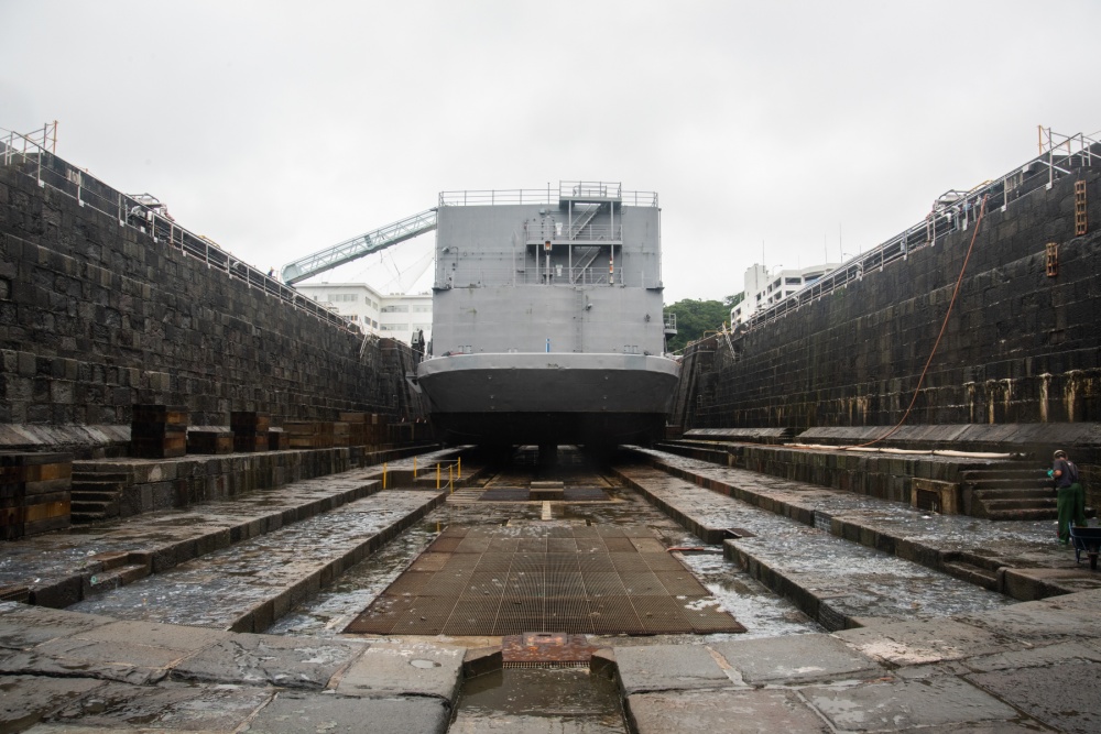 Port Operations Commander, Fleet Activities Yokosuka CFAY_Japan place a ...