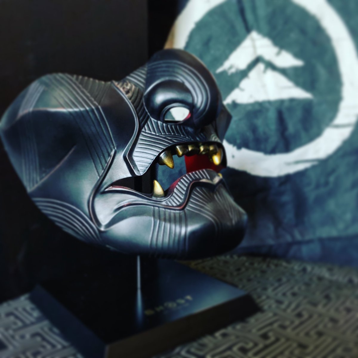 First look at the mask from the collector edition (that seemed to ...