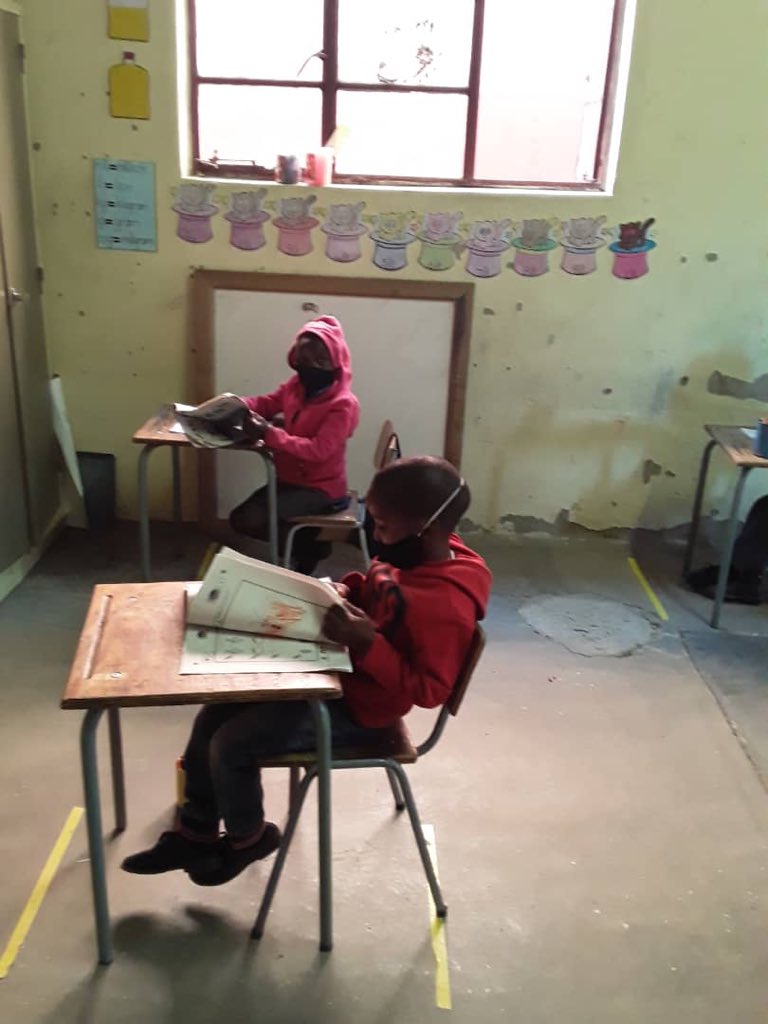 Tsintsabis School Clipart