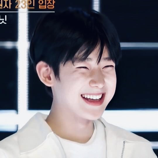 Eye smiles I'm obsessed with : r/kpopthoughts