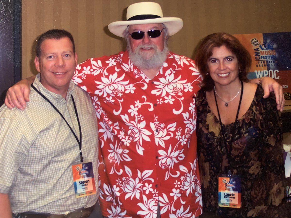 Laurie Deyoung's Instagram, Twitter & Facebook on IDCrawl